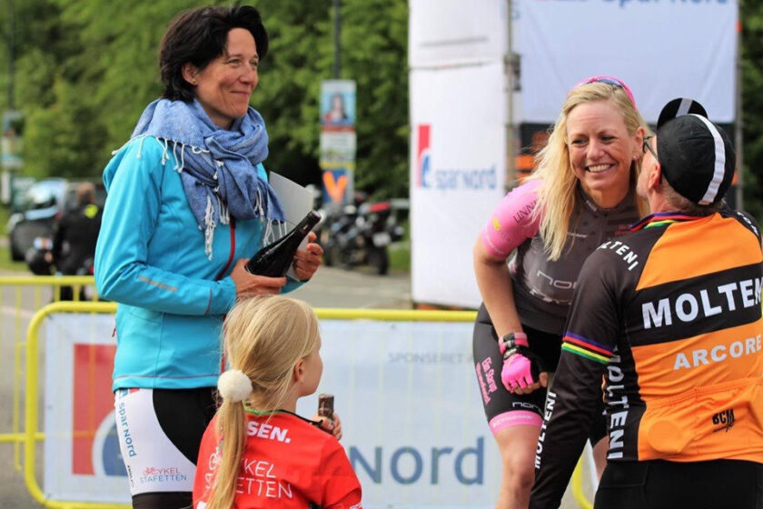 Molteni-rytter indtager podiet som kyssemand - Squadra Molteni